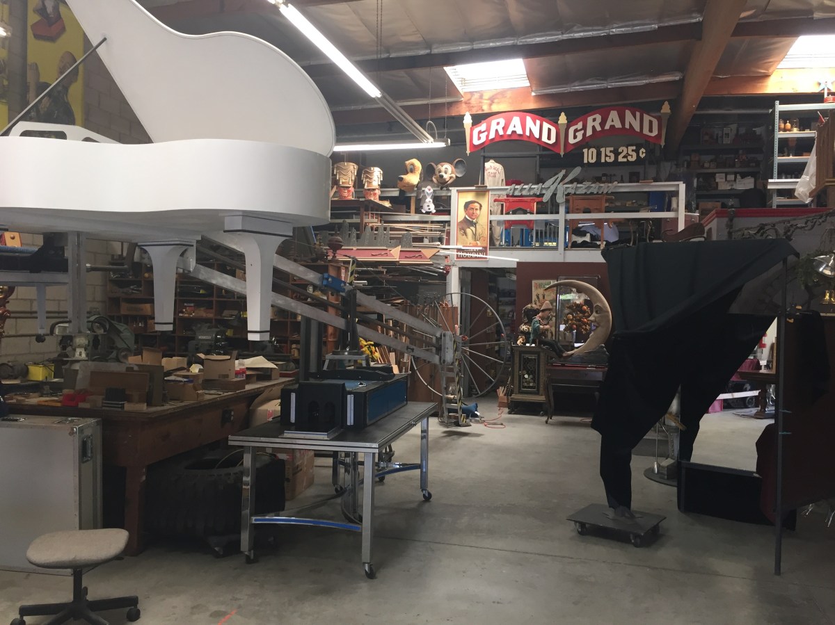 John Gaughan: Trunk Illusion – THE DOUG HENNING PROJECT